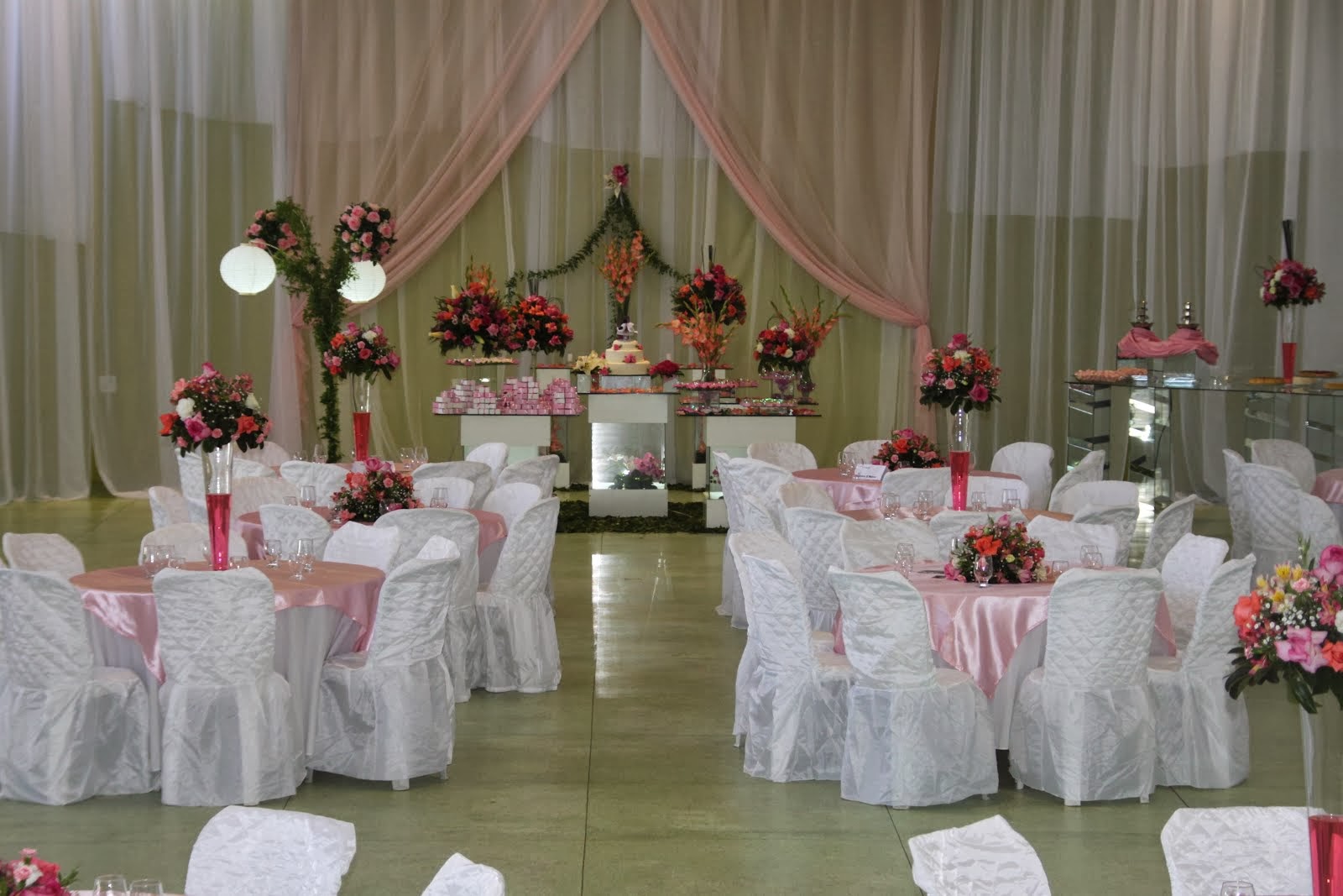 DALISOM PRODUÇÕES : DECORAÇÃO COM TECIDOS DE VARIAS CORES