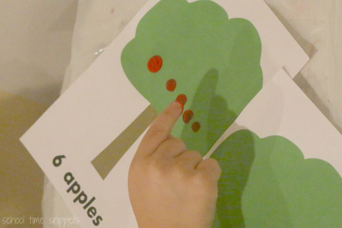 FREE Counting Apples Printable Book | School Time Snippets