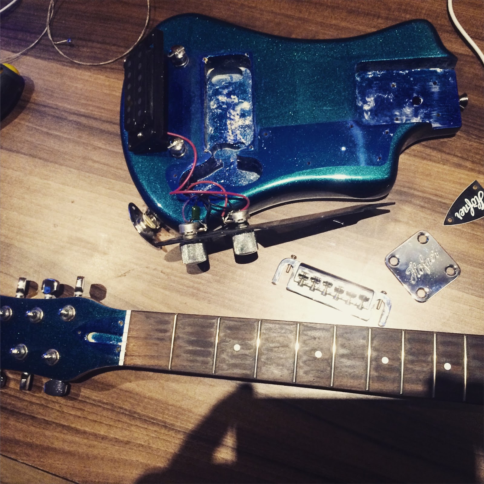 Harmonic Ramblings: Hofner Shorty Review