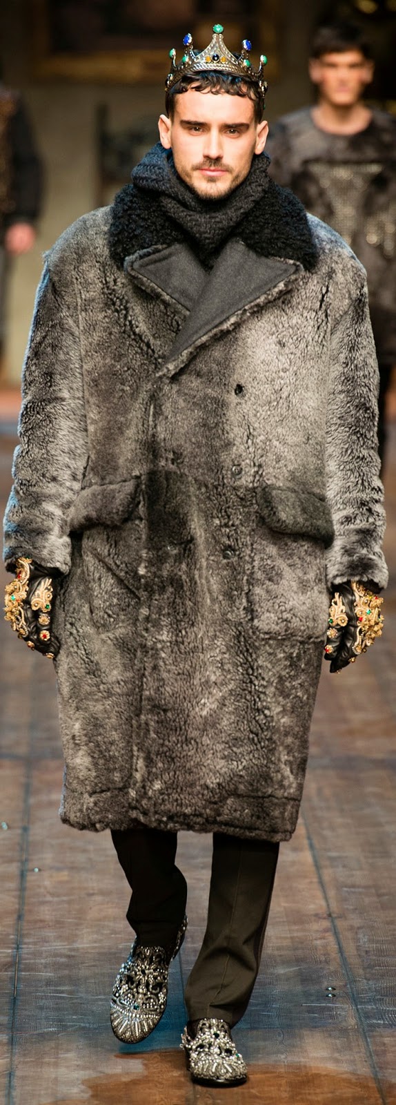 ESTO ES MODA: EL HOMBRE CUANTO MÁS PELUDO, MÁS HERMOSO.