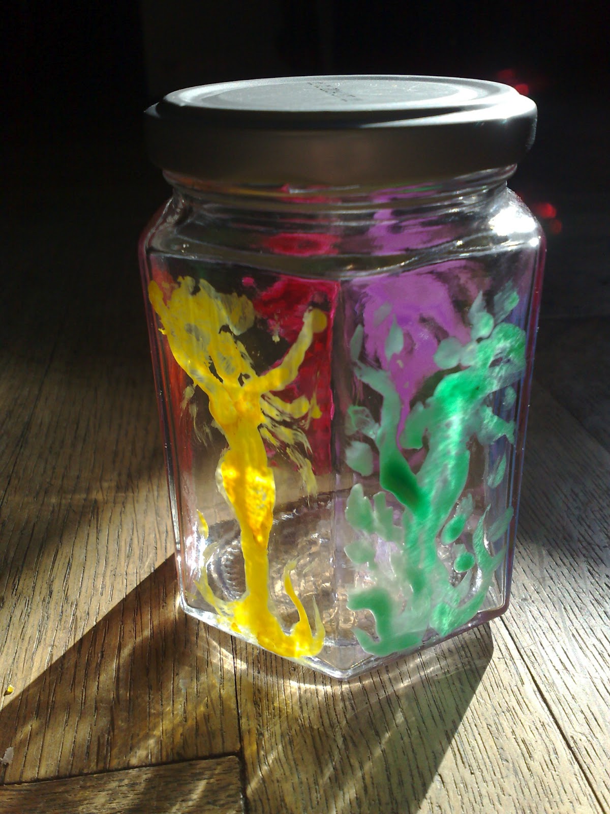 Grafica si pictura de Corina Chirila: Un borcan pictat cu oja in ...