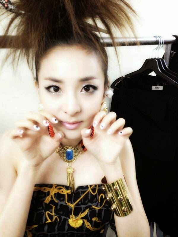 2NE1: DARA