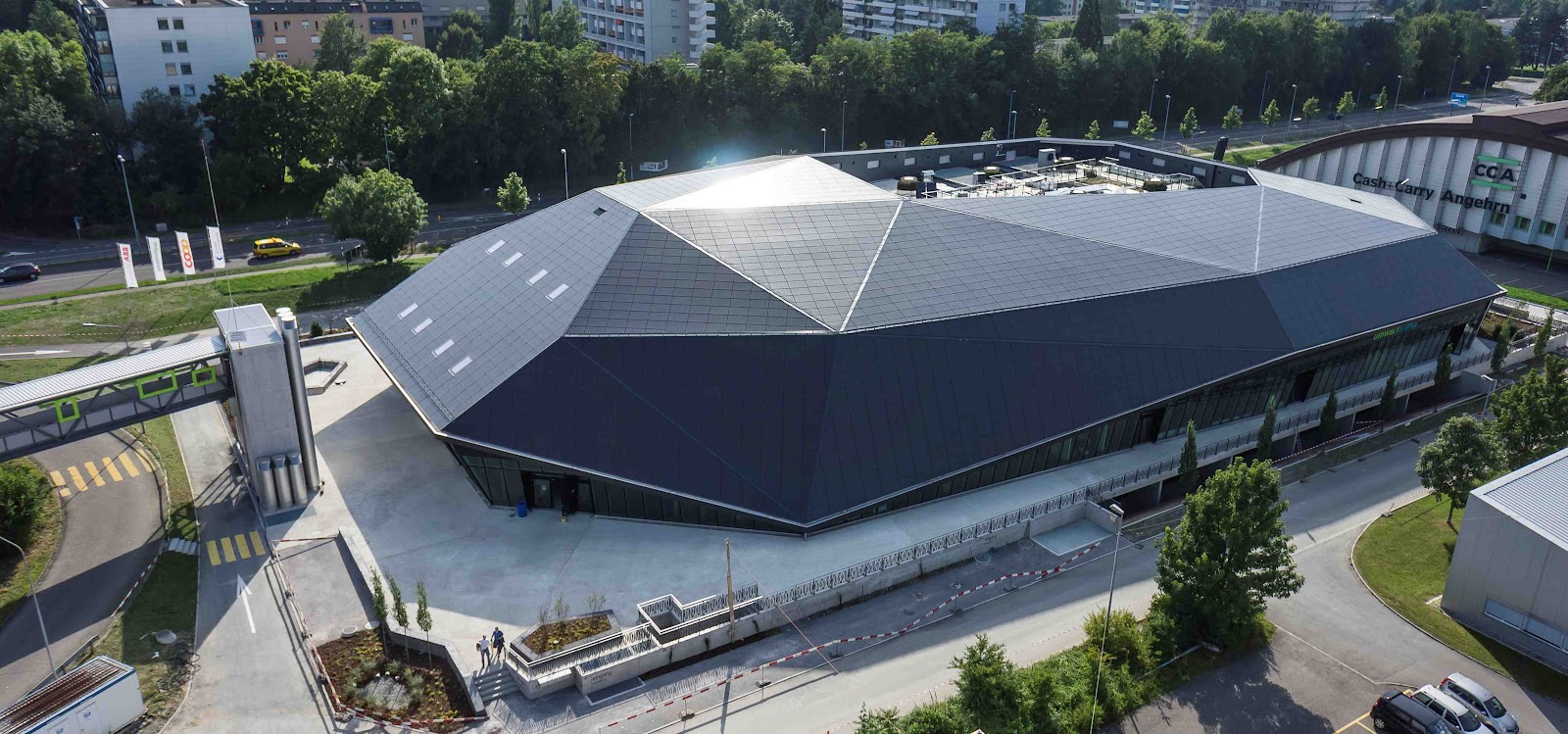 S O L A R M E D I A: Umwelt Arena eröffnet