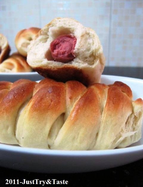 Obsesi Roti 13: Roti Isi Sosis Sapi | Just Try & Taste