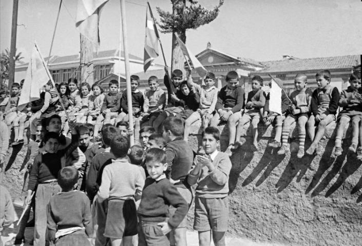 Ιστολόγιο "Ο Παιδαγωγός": ΟΙ ΜΑΘΗΤΕΣ ΤΗΣ ΘΕΣΣΑΛΟΝΙΚΗΣ ΤΙΜΟΥΝ: Εκδήλωση ...