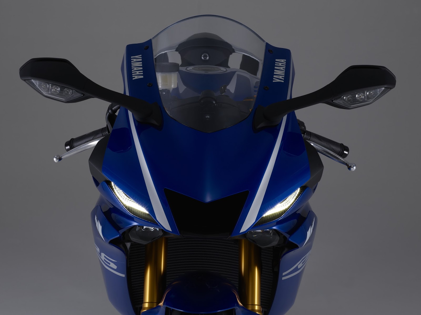 Racing Cafè: Yamaha YZF-R6 2017