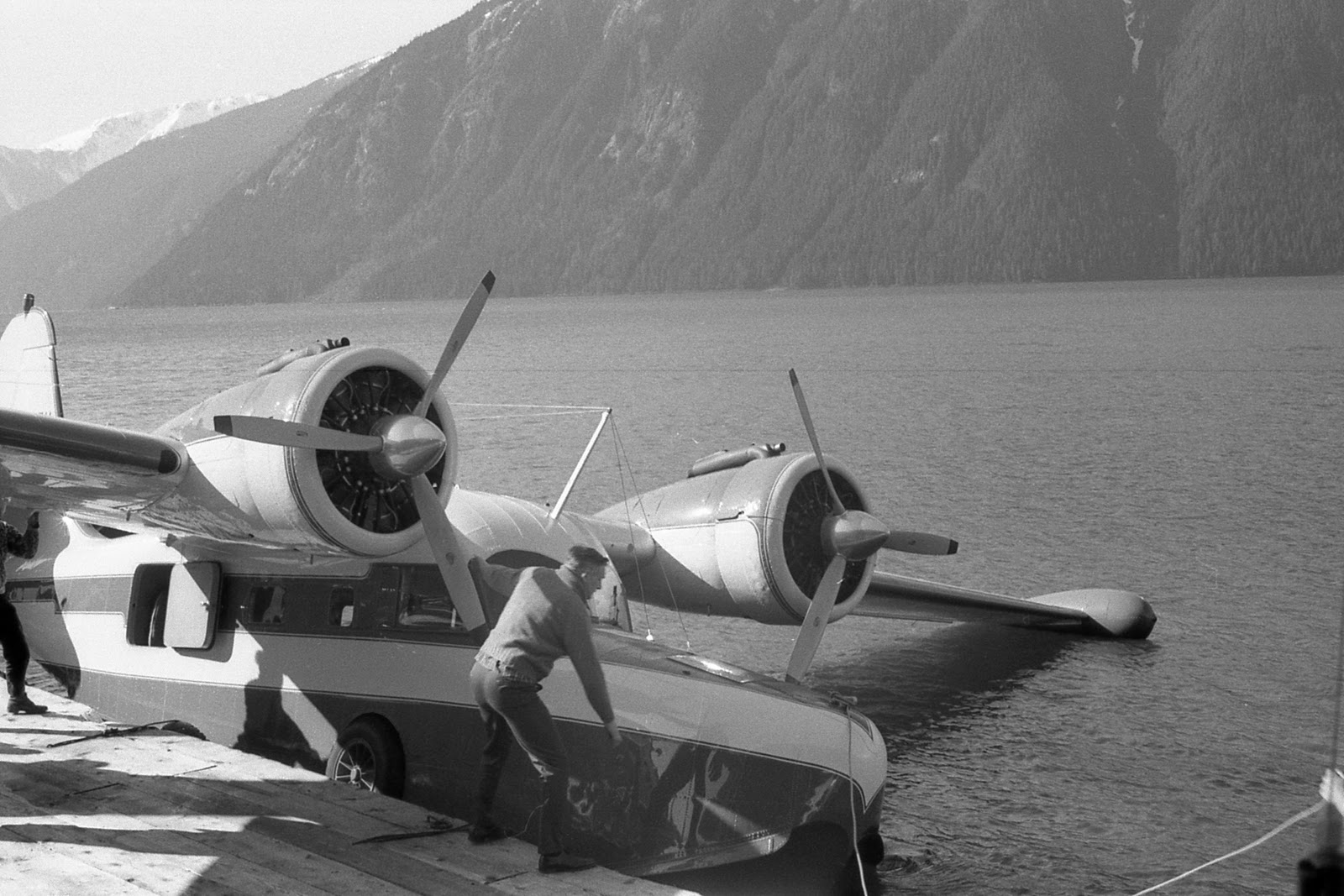 WORDS & WINGS: 1944 Grumman G-21A Goose, c/n B-101, CF-VFU, FIFT