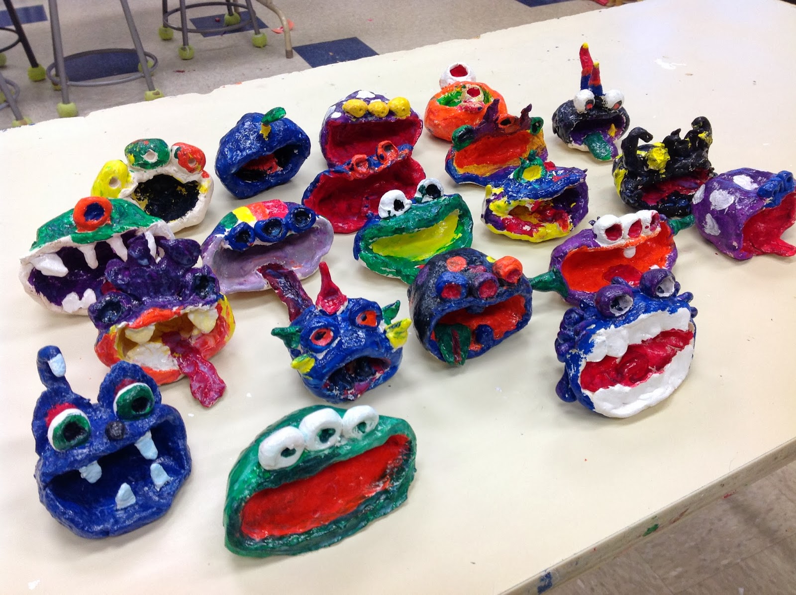 Miss Arty Pants: Pinch Pot Monsters