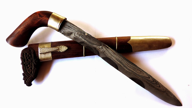 Berbagai Macam Bentuk Badik - Badik Pamor