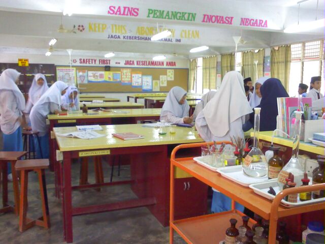 Makmal Sains Sekolah: EKSPERIMEN PENEUTRALAN OLEH PELAJAR TINGKATAN 2 ...