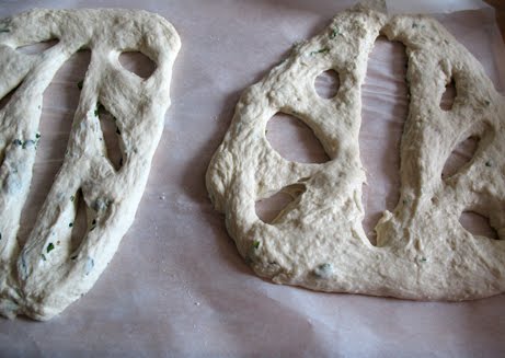 Feeding My Enthusiasms: Leaf Bread for Fall