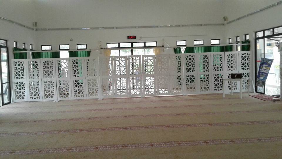 Kayu Warisan Malaysia: Penghadang lelaki dan perempuan di Surau