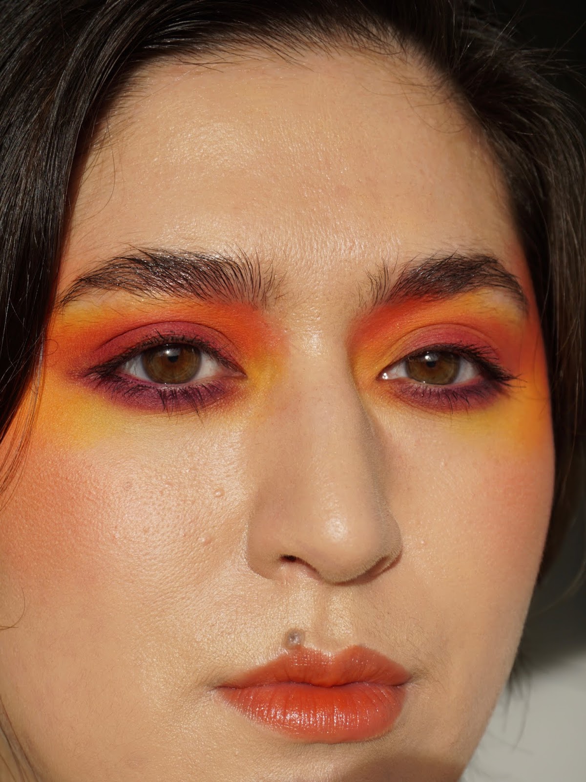 Faceonomics: How to Apply Eyeshadow to the Lower Lashline