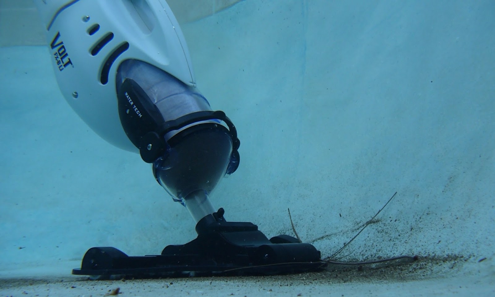 Swimming Pool Tips and Reviews: Volt FX-8Li Battery Powered Vacuum by ...