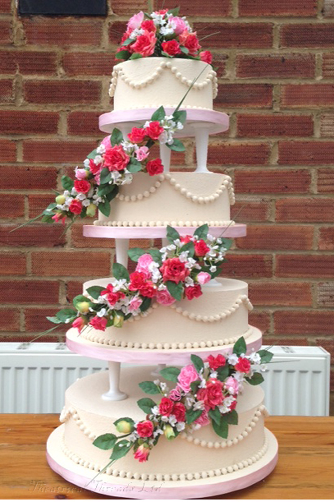 Theatrical Threads: Theatre Prop Cakes for The Wedding Singer