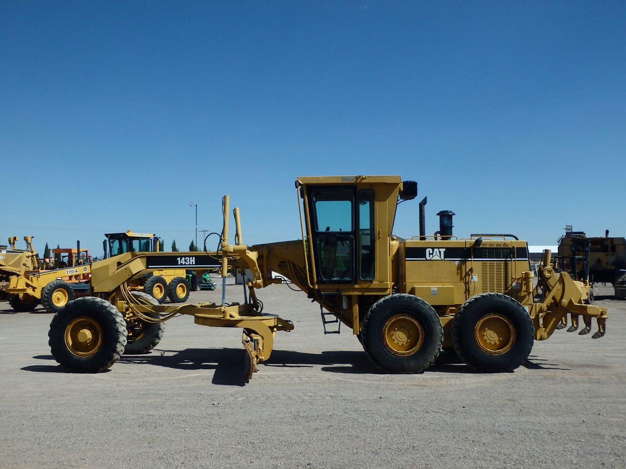 MAQUINARIA AGRICOLA INDUSTRIAL: Motoconformadora CAT 143H $145,000 Dlls.