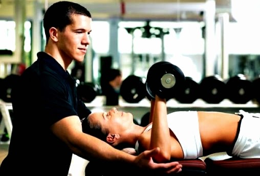 ¿Cómo ser un buen entrenador o instructor de gimnasio?