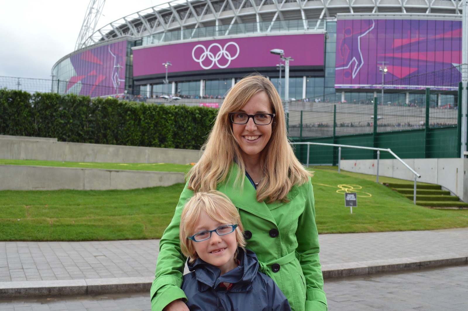 Mellor High Life - The Champagne of Blogs: Big Crowds at Wembley Stadium
