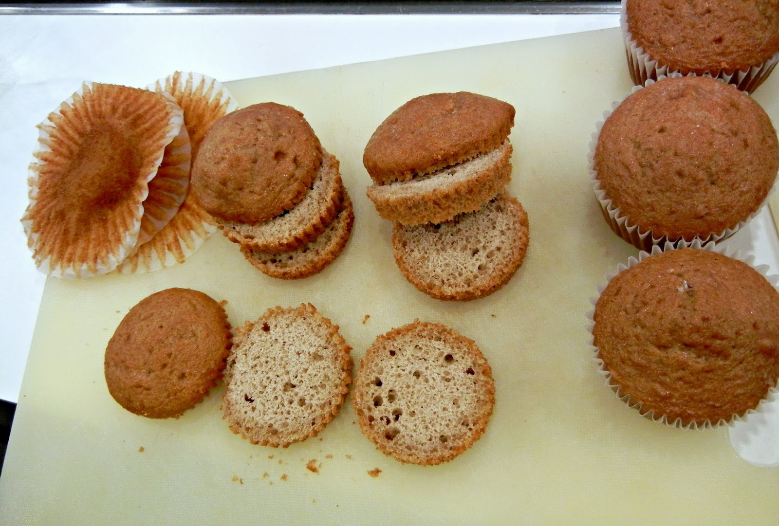 Sugar Swings! Serve Some: Layered Christmas Cupcakes and a Christmas ...