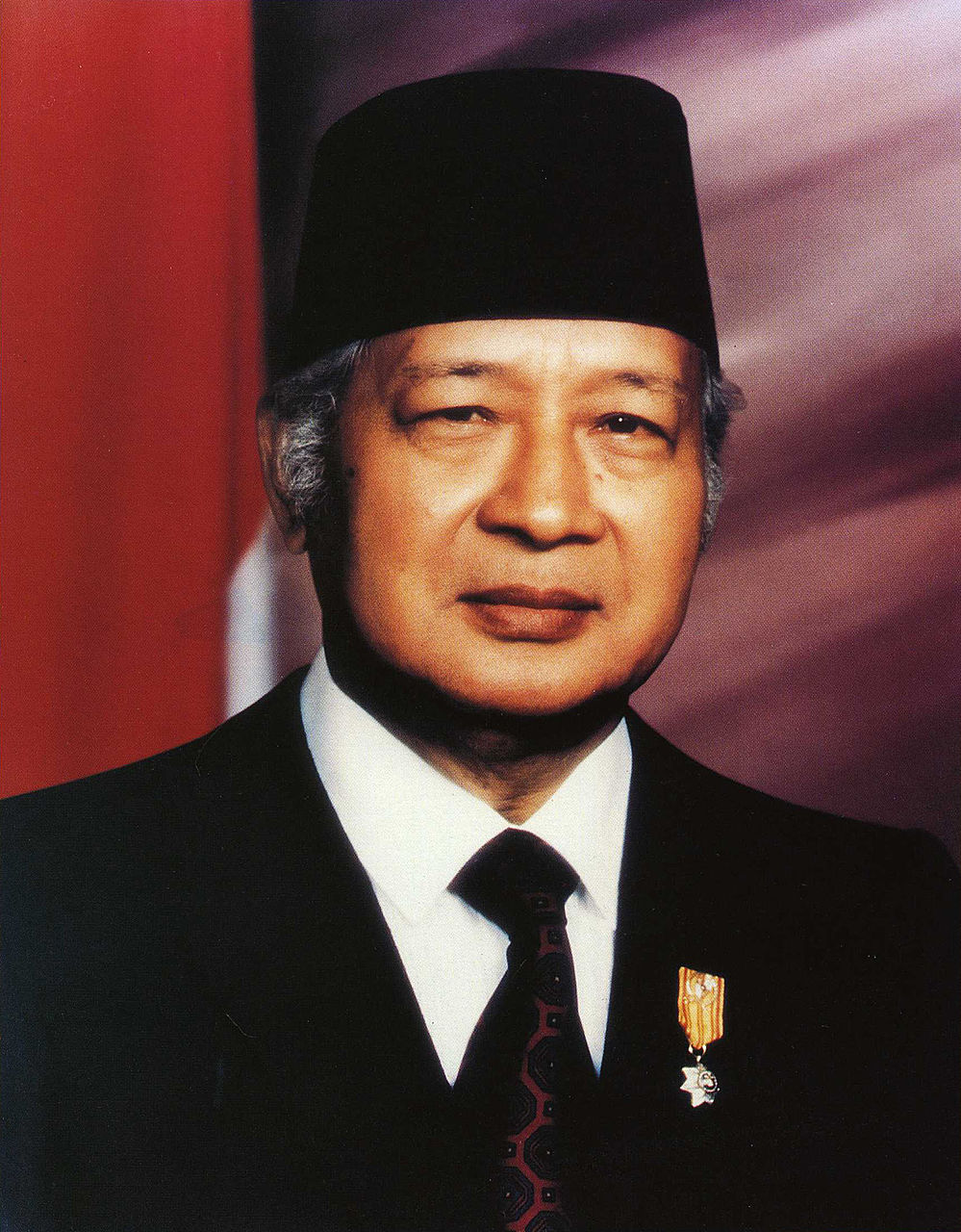 Biografi Presiden RI Ke-2. Soeharto "Bapak Pembangunan" - Cara Ciri
