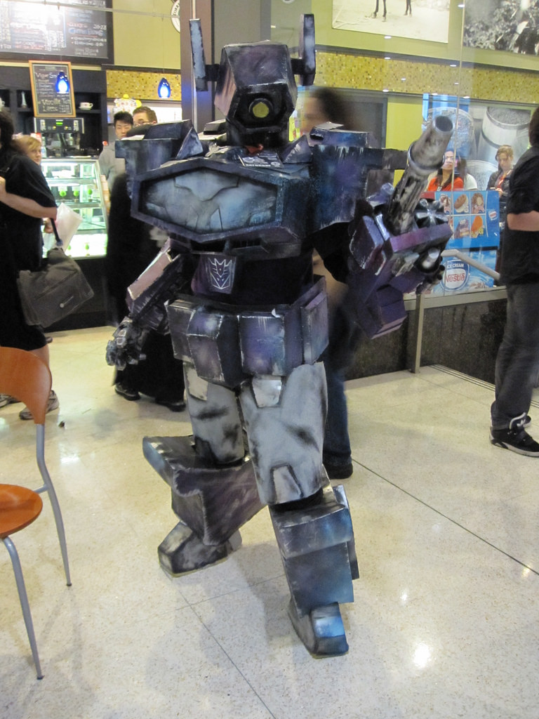 JIMSMASH ! ! !: TUESDAY COSPLAY: SHOCKWAVE