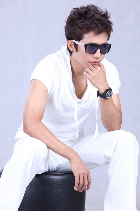 M y a n m a r H u n k s: Phone Kyaw Thu