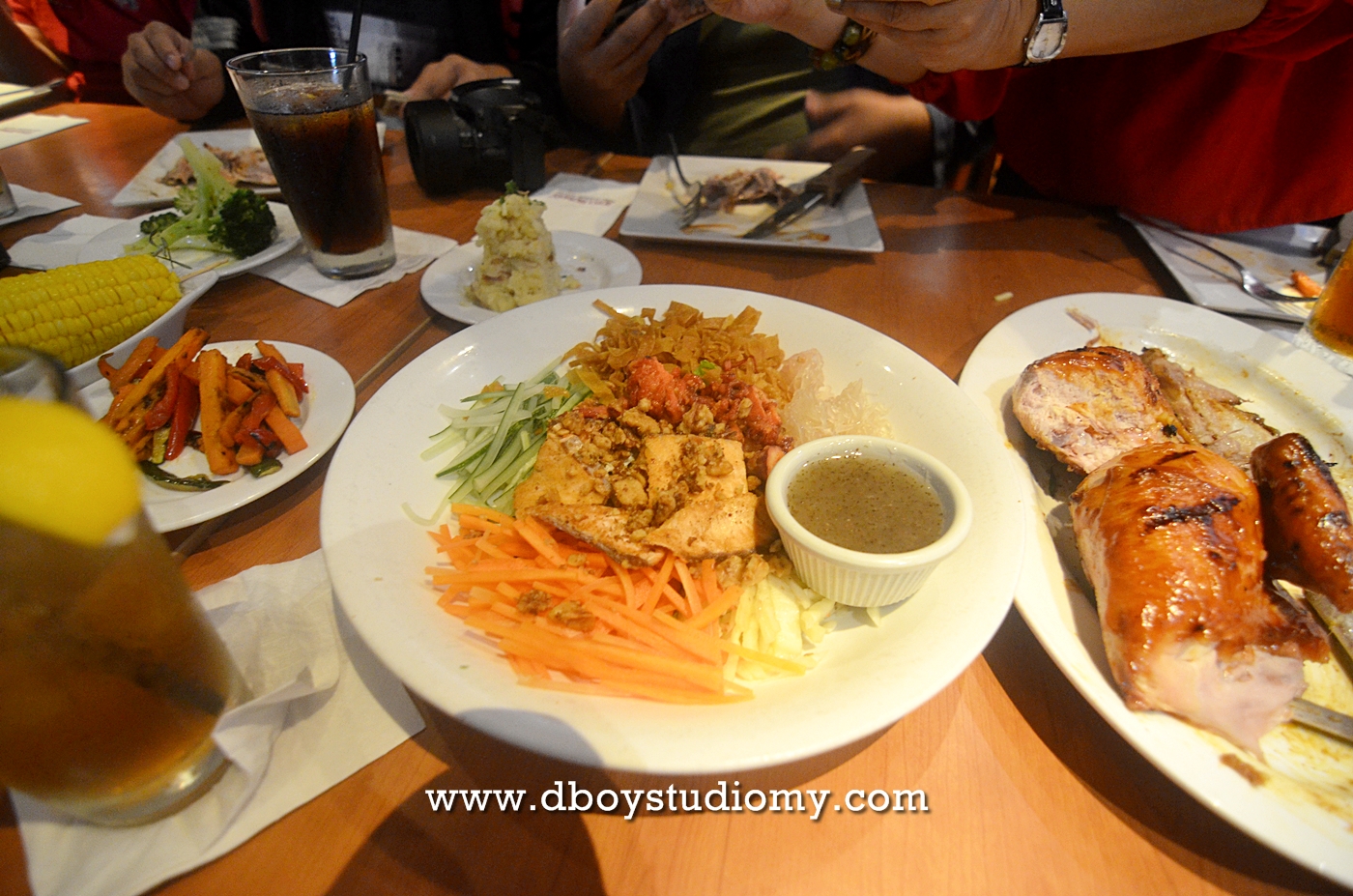 FEAST ON FORTUNE TOGETHER WITH TONY ROMA'S. - dboystudio