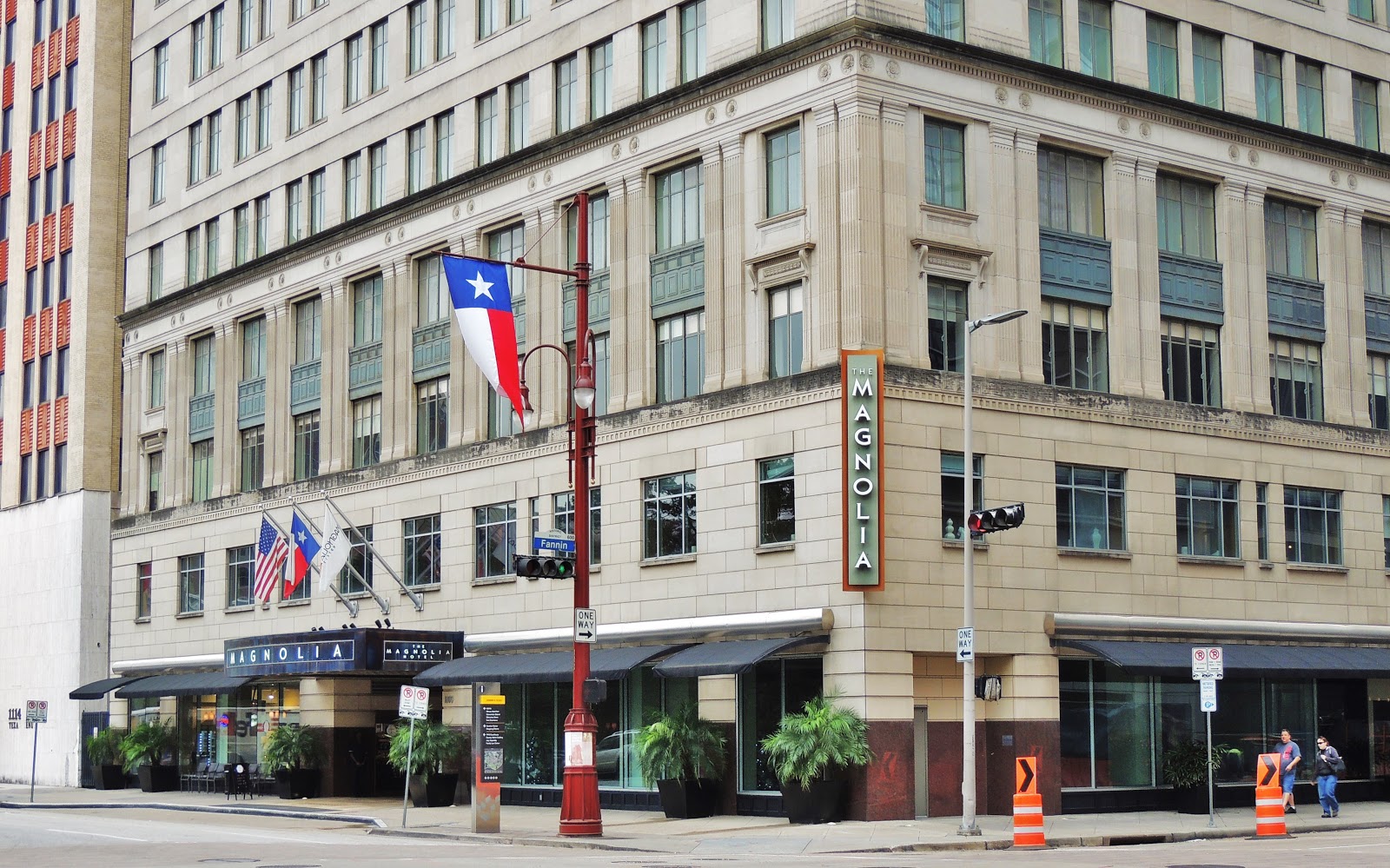 Houston in Pics: Magnolia Hotel in Historic Building on Texas Ave