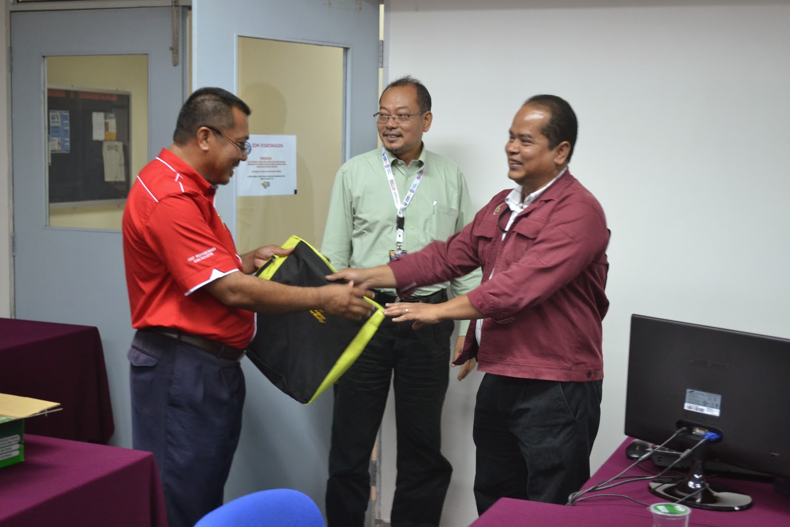 kolej vokasional: MOU diantara MSI - UNIKL KULIM DENGAN KV KERIAN