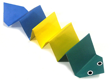 Origami An Earthworm instructions - Easy Origami instructions For Kids