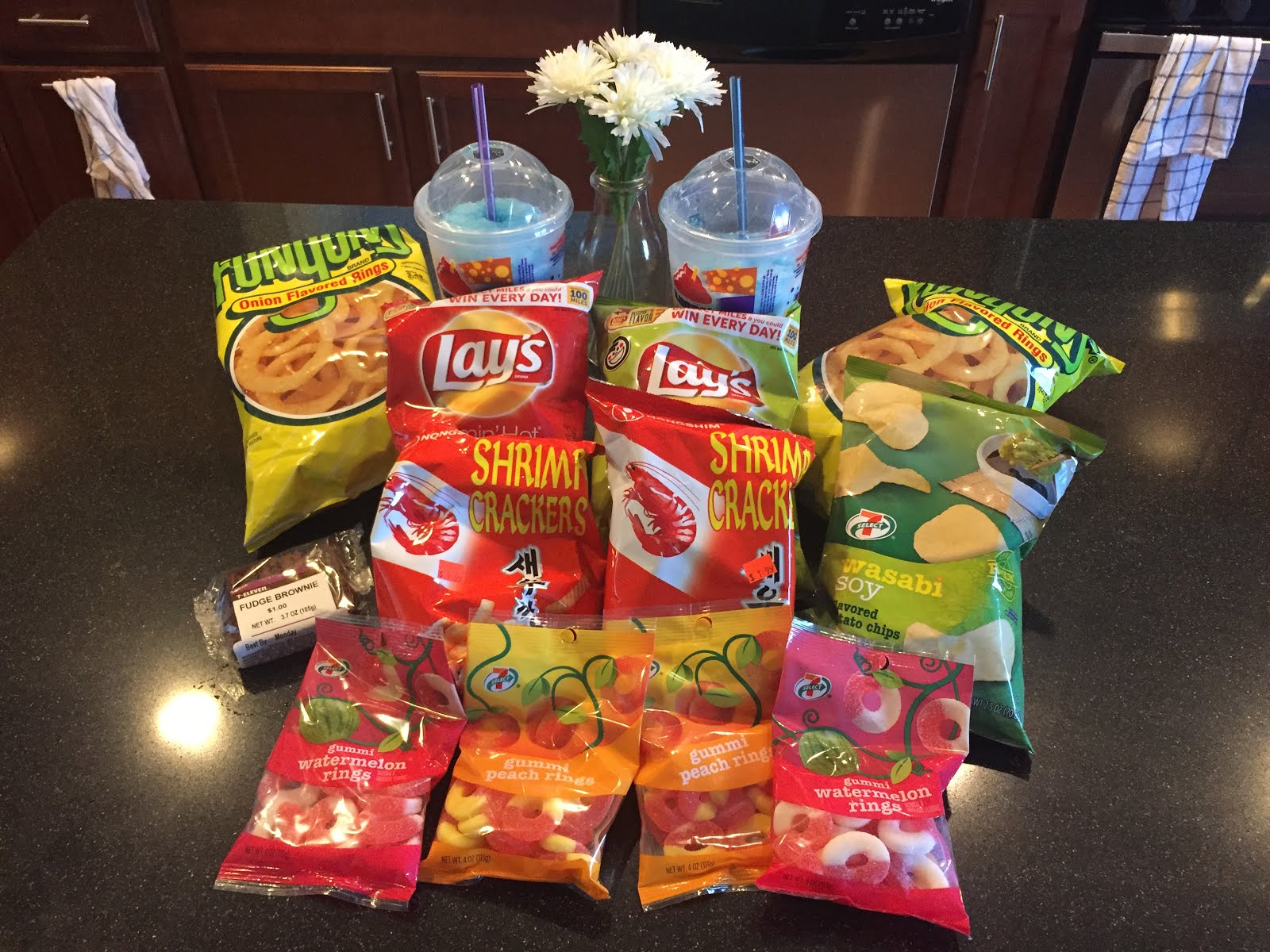S A M S H I M I: 7/11 :: Snack Haul with Jenn