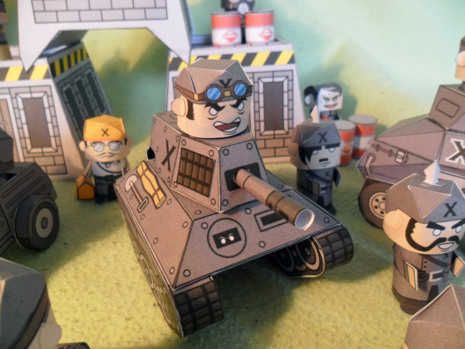 Gibbering Madness: Flipitpapercombat... Black X army...