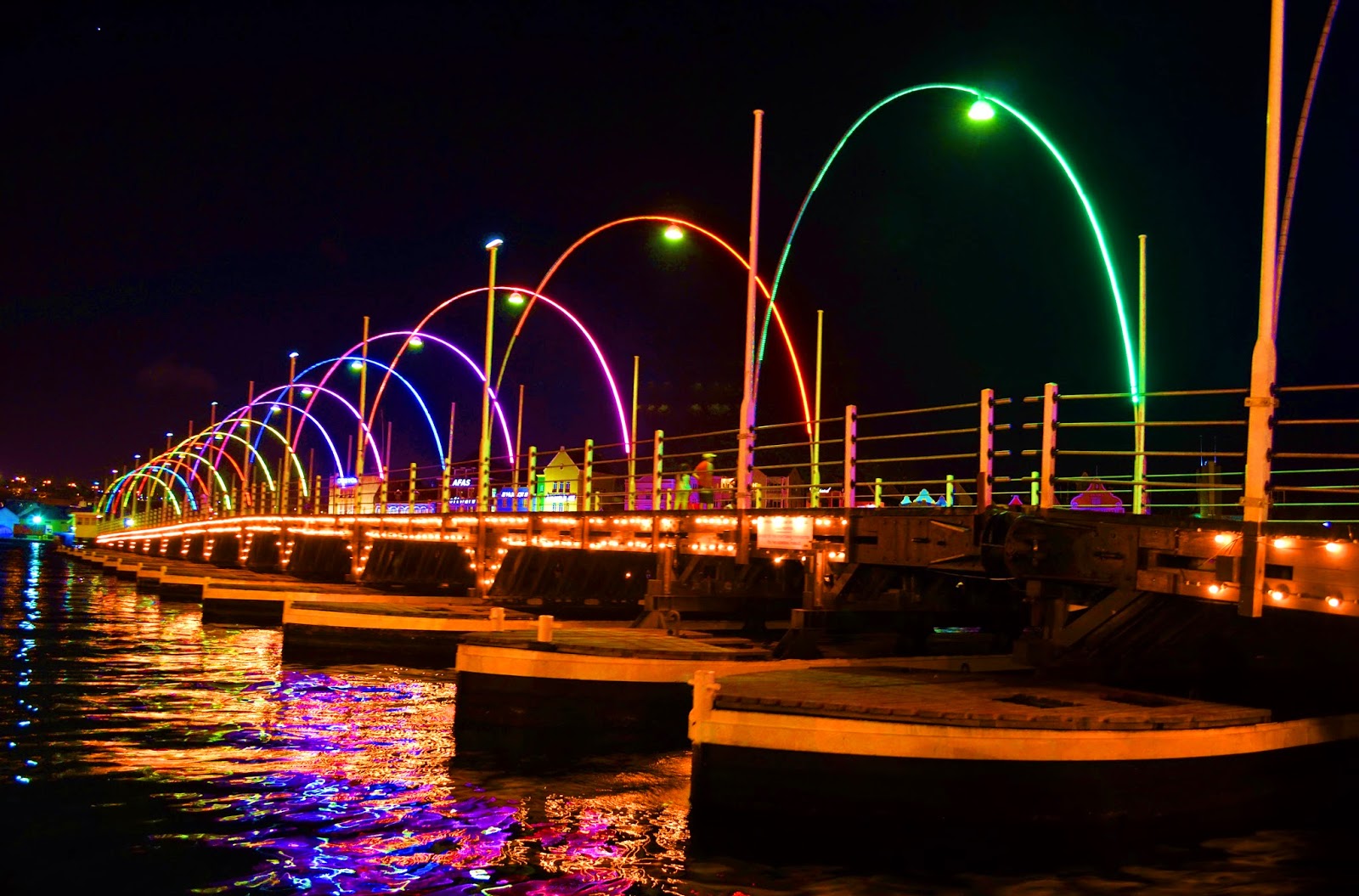 Focusing On Travel : Wow! It's Curacao!