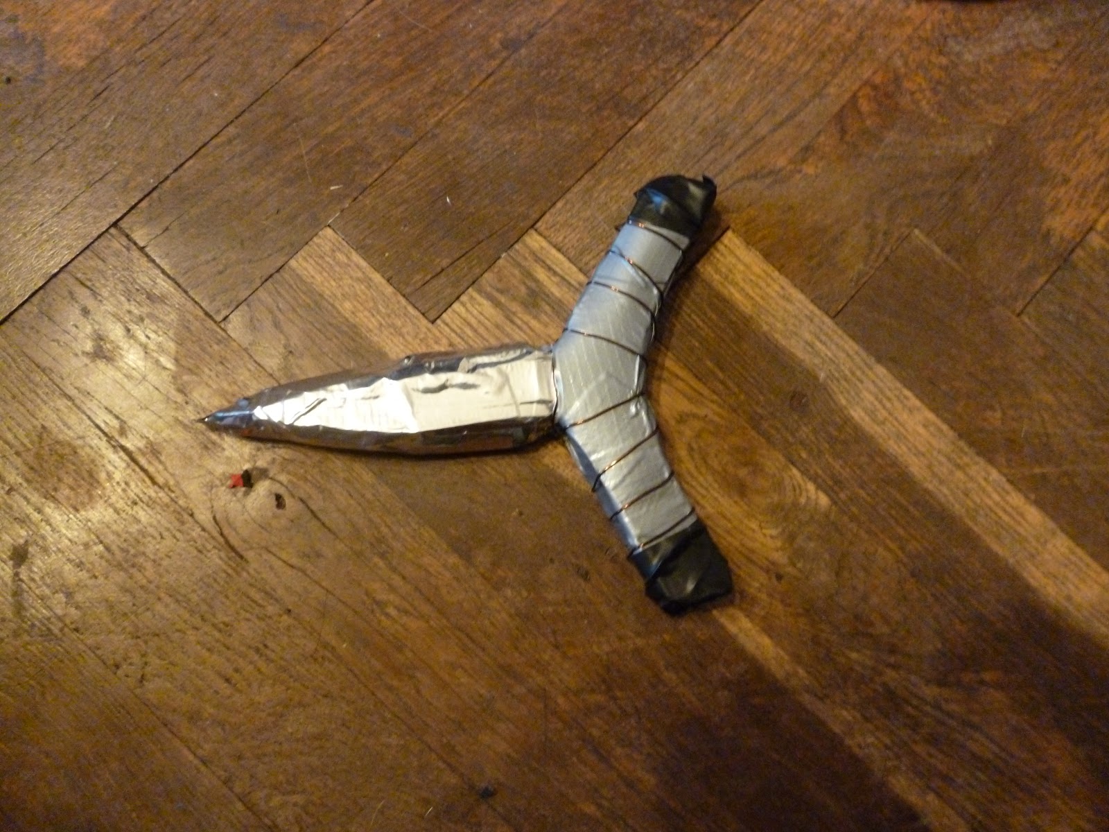 Buskador's LARP: Assasination weapons in LARP - the breast dagger