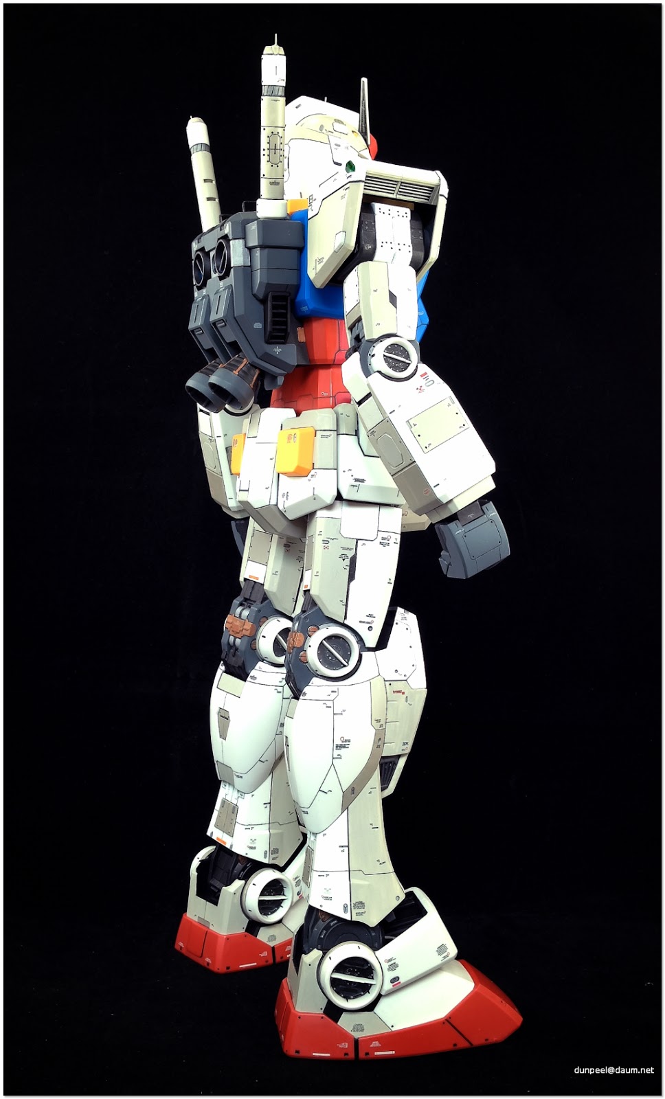 Custom Build: Mega Size 1/48 RX-78-2 Gundam "Real Grade Details"