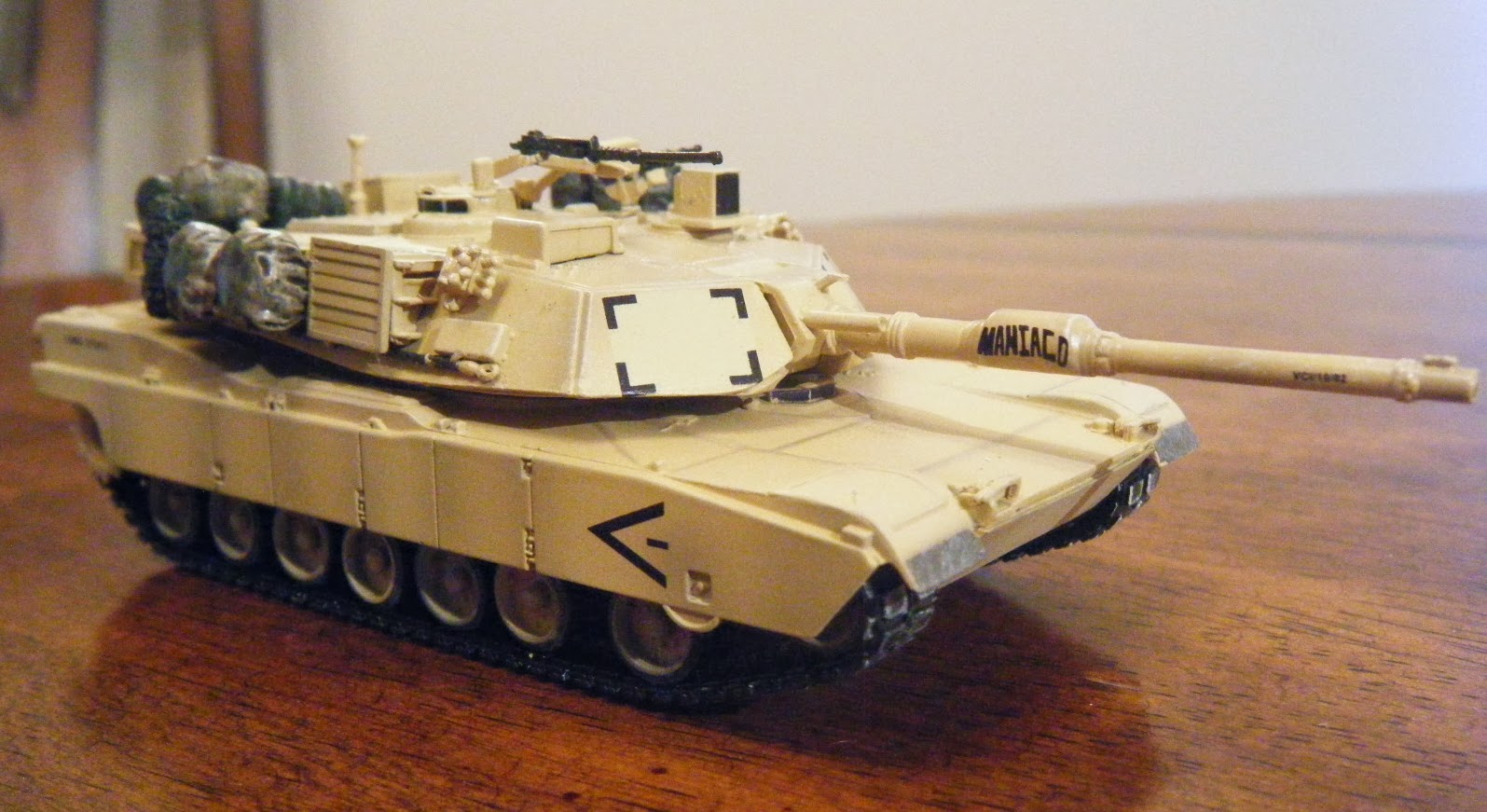 1/72 Scale Tanks: Dragon Armor 60015 1/72 Scale M1A1HA Abrams