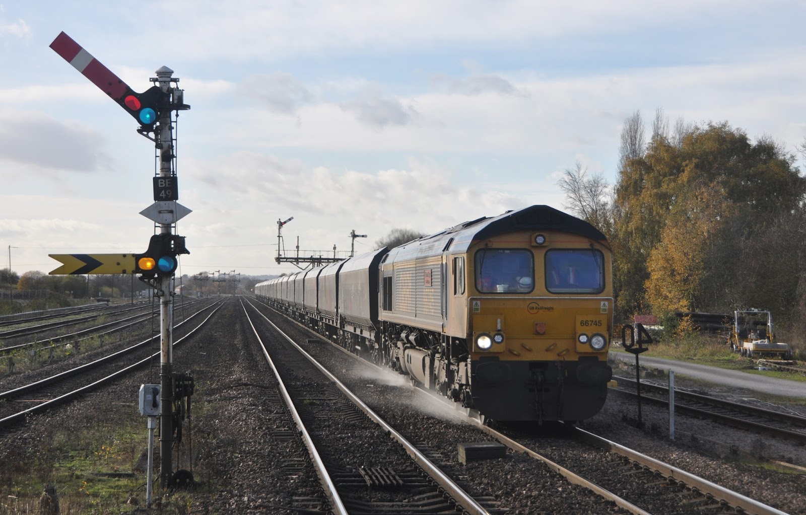 Trains Today: Semaphore so long