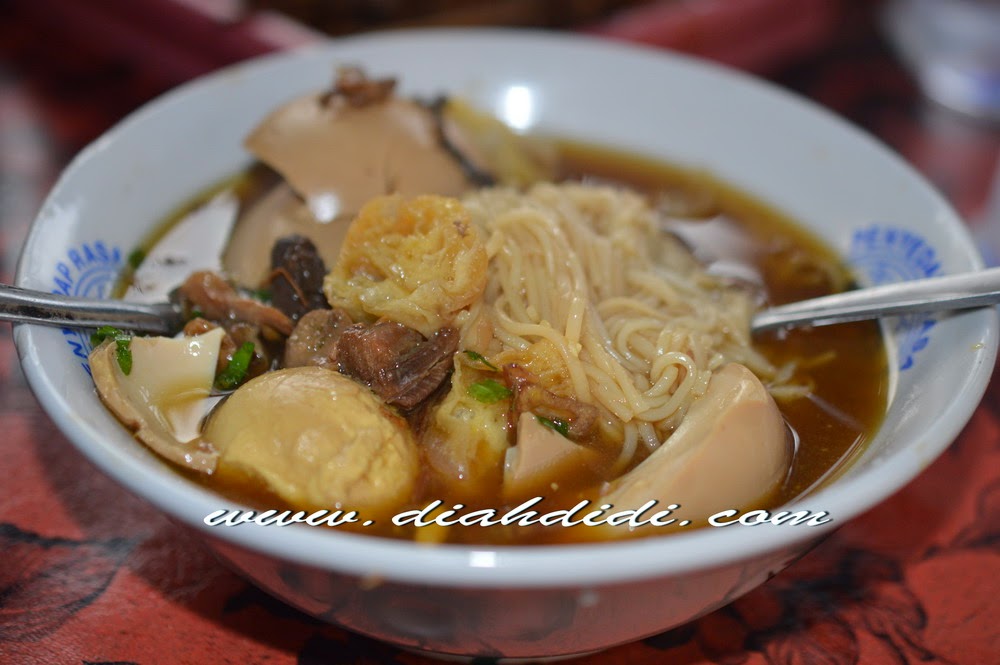 Diah Didi's Kitchen: Misoa Kuah Ayam Semur