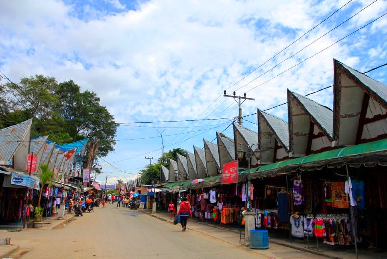Memikat Wisatawan dengan Pesona Pasar Tomok Sumatera Utara – DEPOK POS
