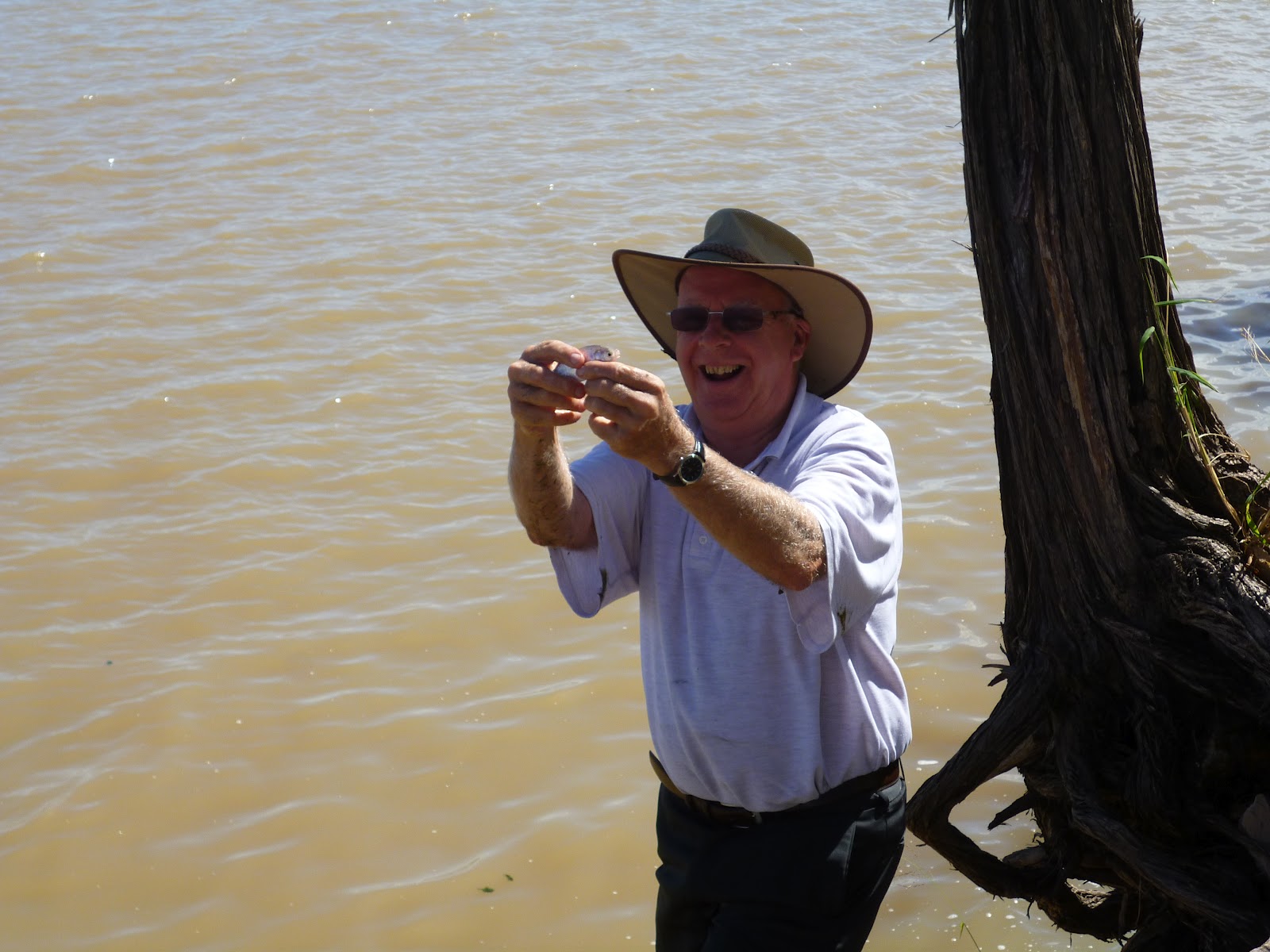 Val and Chris on tour: Catching red claws at Lake Maraboon