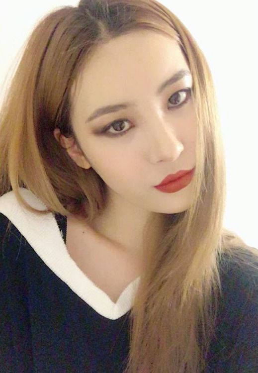 Wonder Girls' SunMi posed for a cute pair of selfies - Wonderful Generation