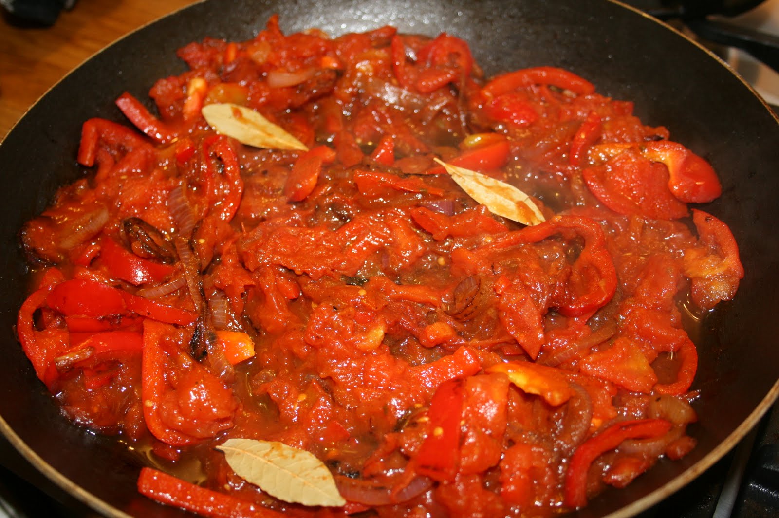 Gastro Femme: Catalan style Chicken dishes....