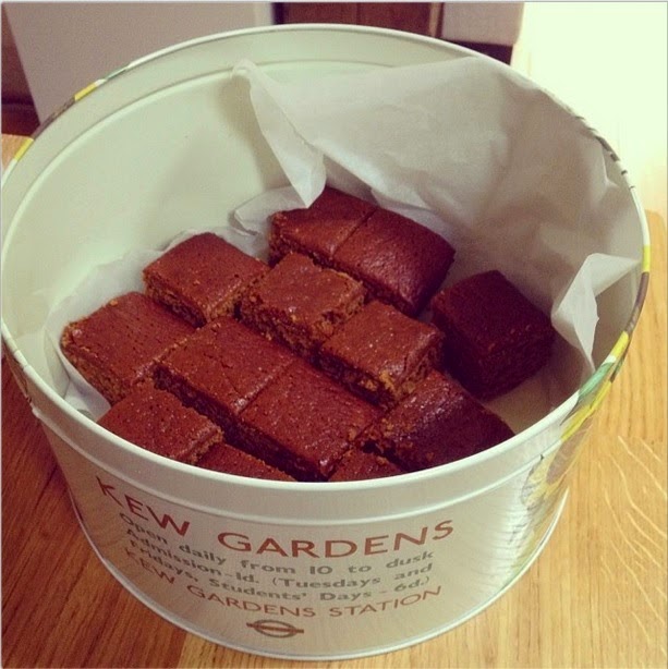 Bonfire Night and Mary Berry's Gingerbread Traybake... - Roses and Rolltops