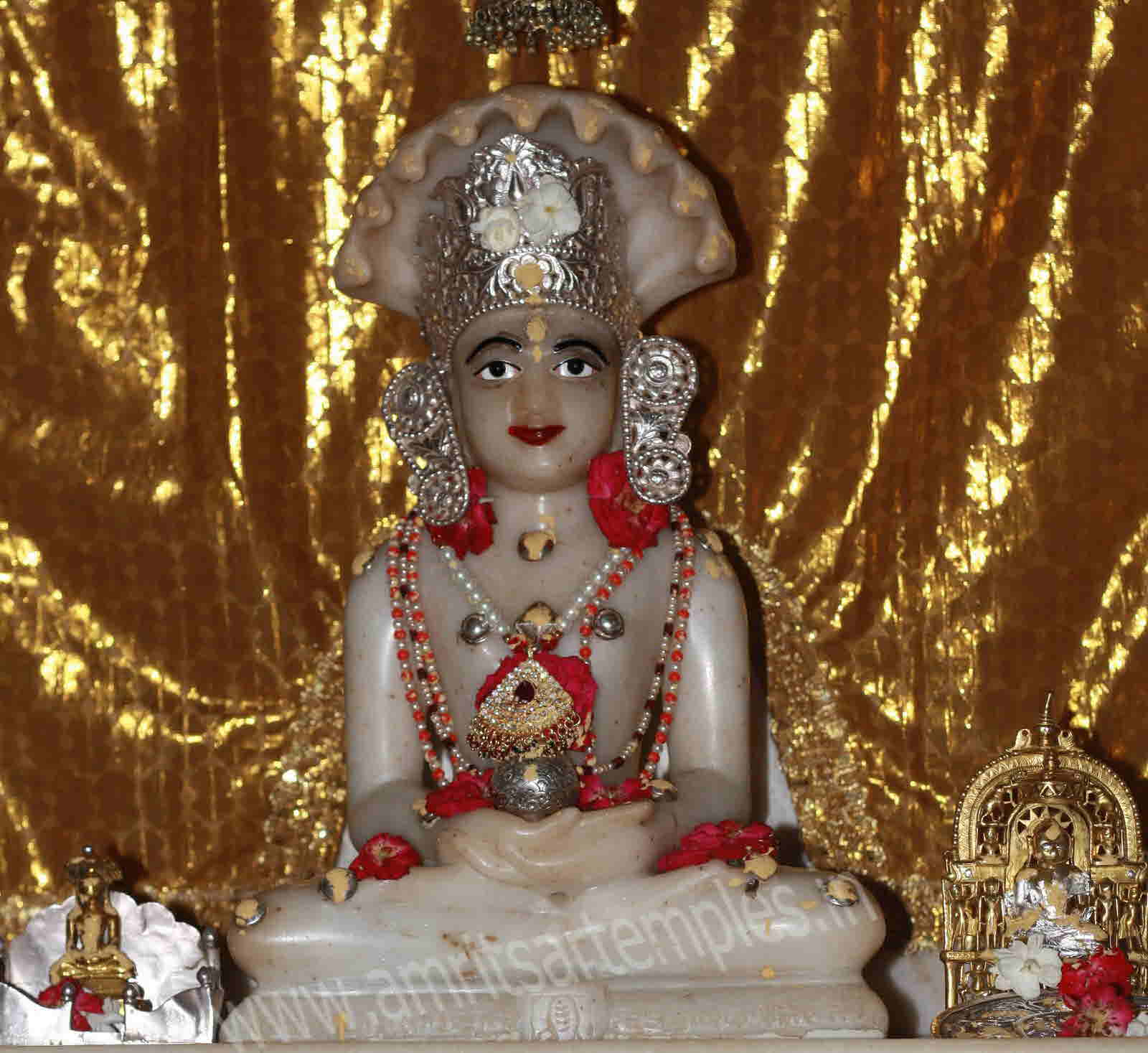 Amritsar Temples Photo Gallery: Shri Parshvnath Jain Mandir Amritsar ...