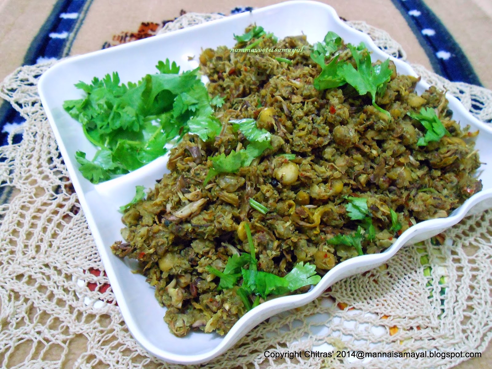 kalakkalsamayal: Vazhaipoo Vadai