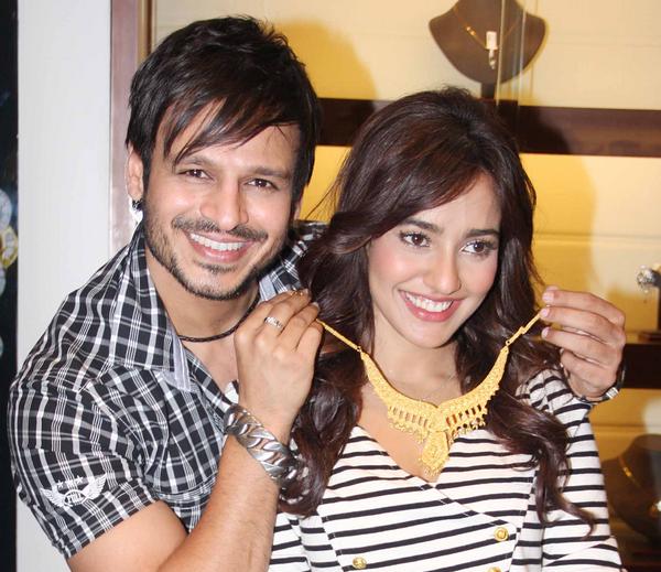 Vivek Oberoi And Neha Sharma At Movie Promote | Latest Photo Gallery ...