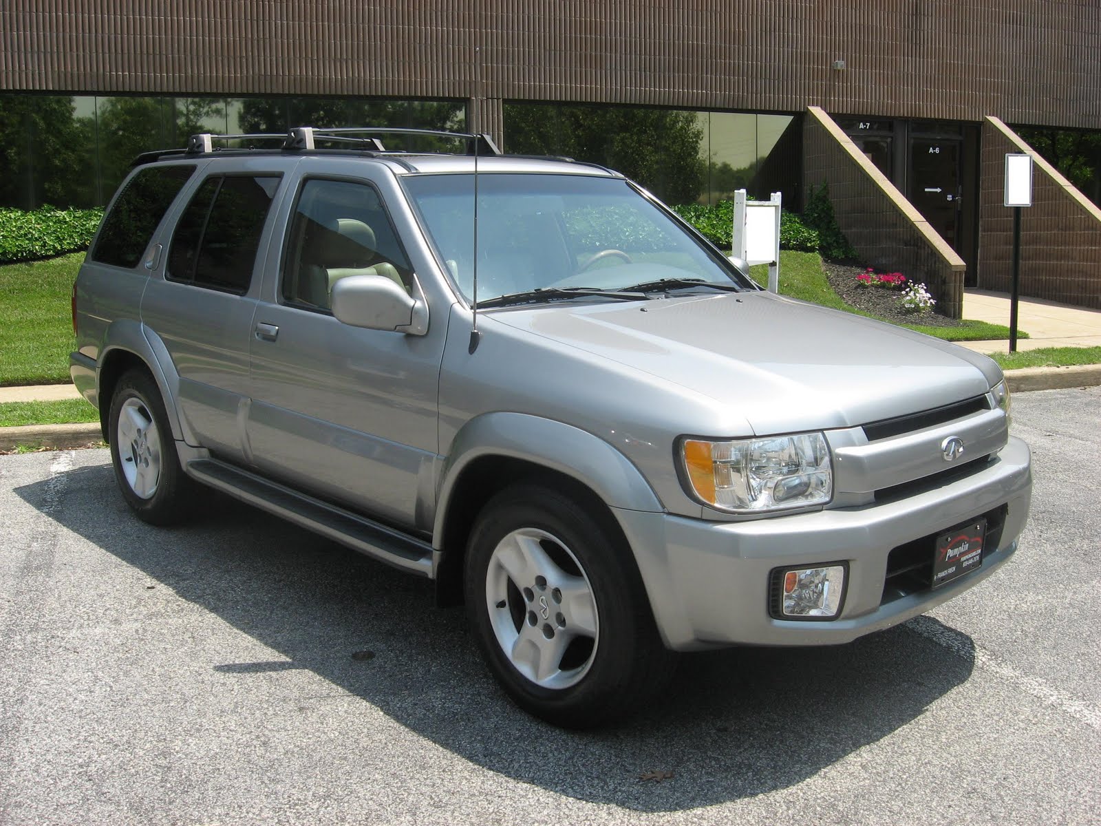 2001 Infiniti QX4