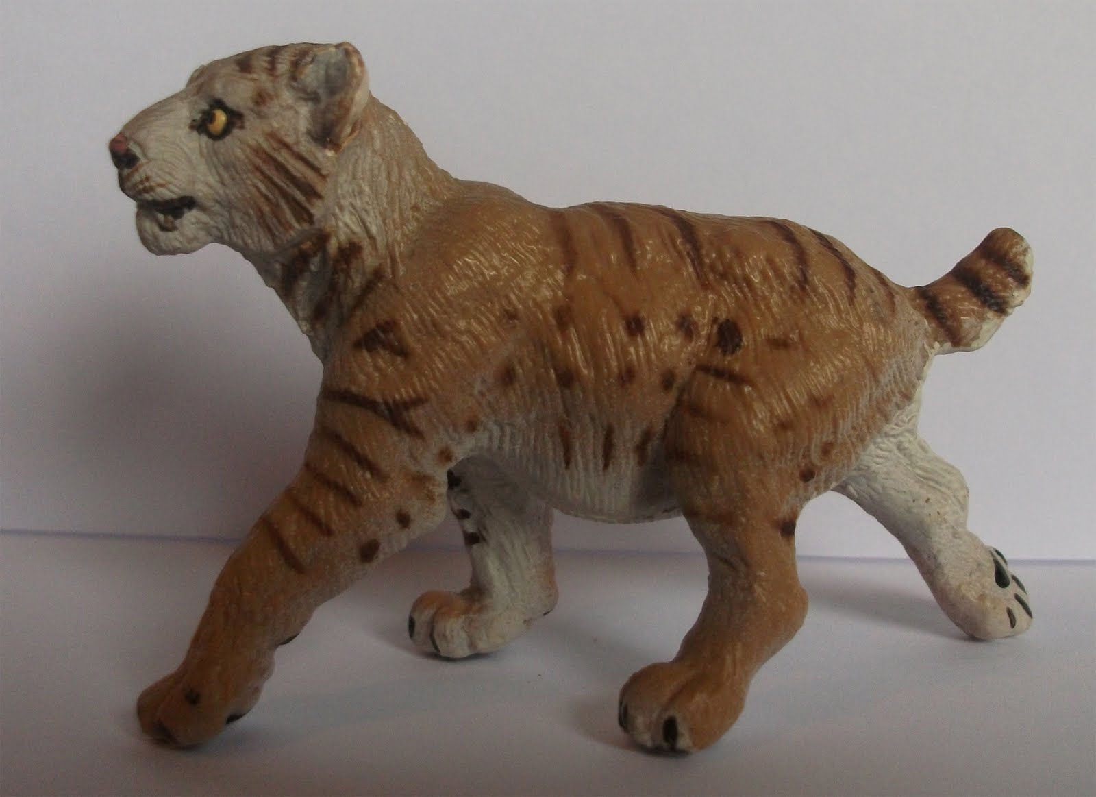 Dos Fósseis ao Plástico!: SMILODON BEBÊ (PREHISTORIC LIFE/SAFARI)