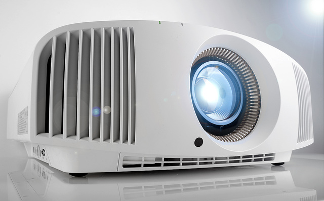 REVIEW: Sony VPL-VW550ES 4K Projector | The Test Pit