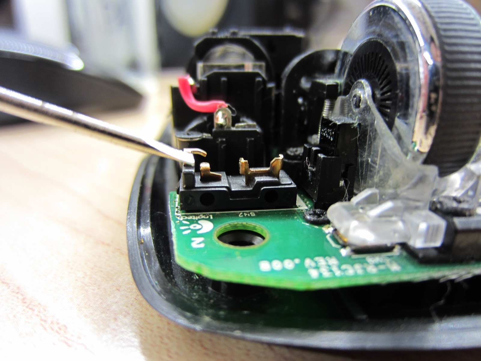 The Modern Toolbox: Fixing a mouse click switch (Right click on a ...